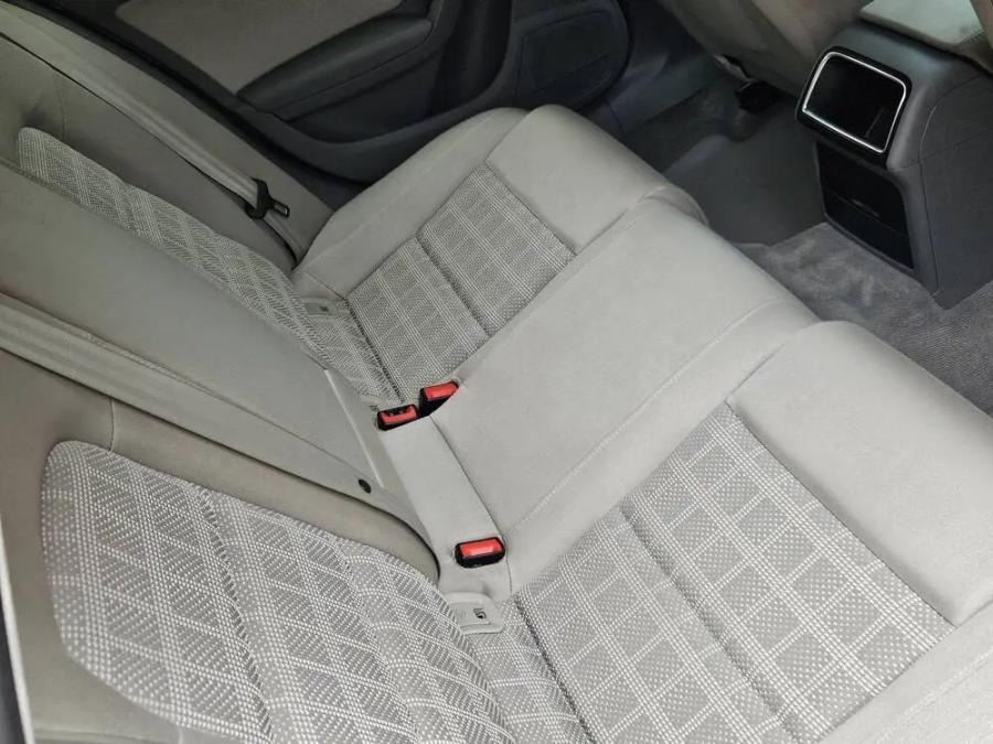 Zils Audi A4 2010 Jēkabpils, ar dzinēja tilpumu 2.00 L un nobraukumu 292 tūkst. km par 4990 €, foto 19 vietnē AUTOMOTO.COM.LV