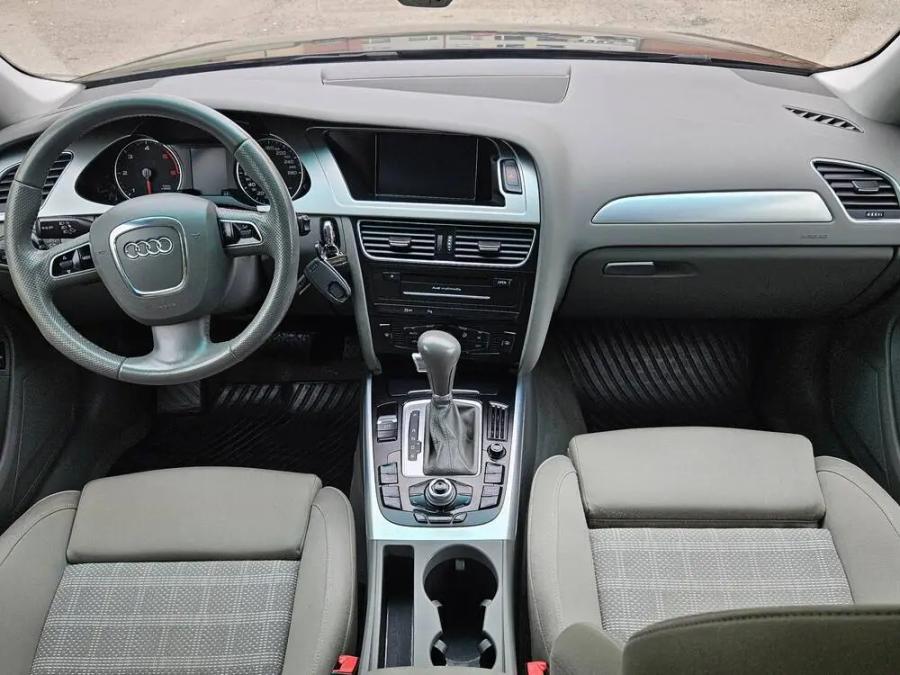 Zils Audi A4 2010 Jēkabpils, ar dzinēja tilpumu 2.00 L un nobraukumu 292 tūkst. km par 4990 €, foto 20 vietnē AUTOMOTO.COM.LV