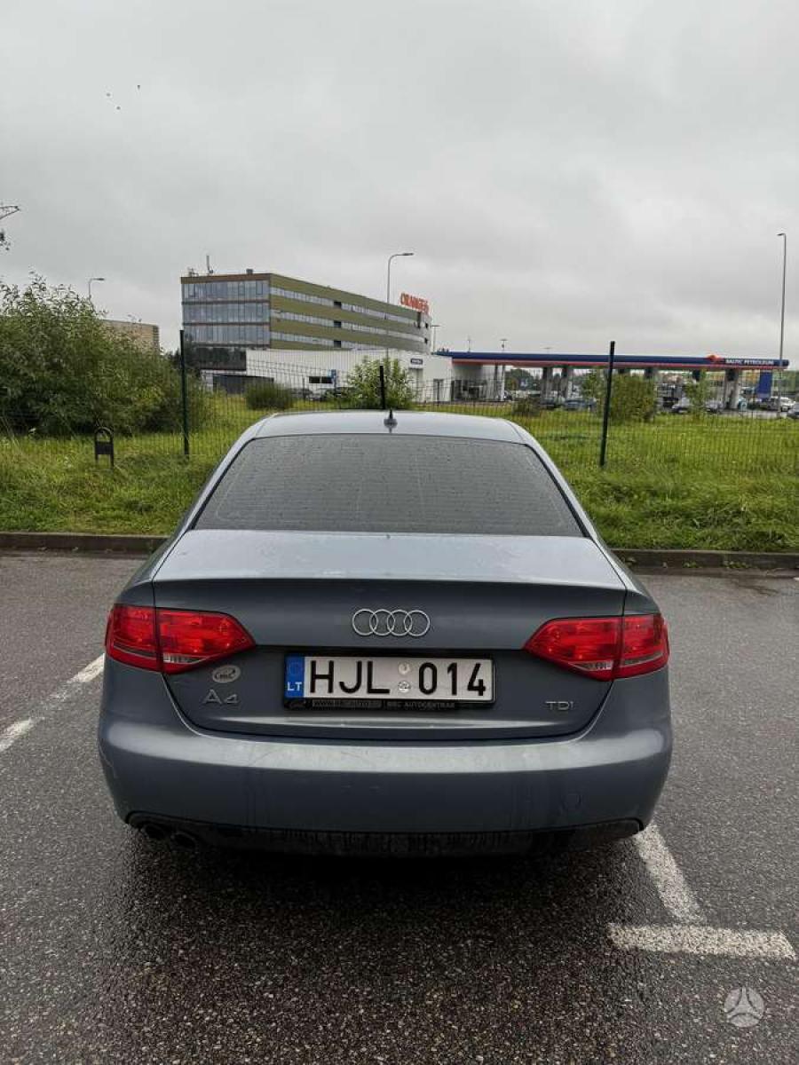 Zils Audi A4 2011 Viļņa, ar dzinēja tilpumu 1.97 L un nobraukumu 310 tūkst. km par 3700 €, foto 4 vietnē AUTOMOTO.COM.LV