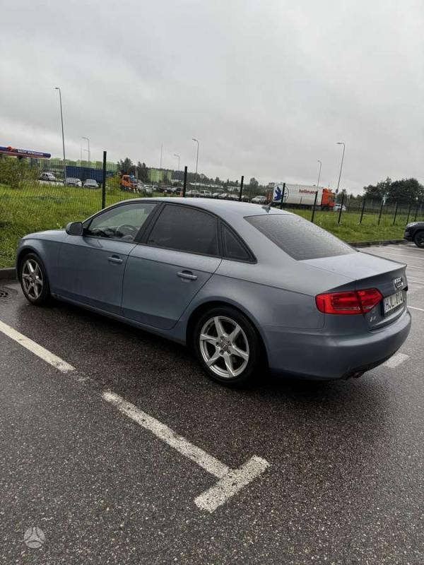 Blue Audi A4 2011 in Vilnius, with an engine capacity of 1.97 L and mileage of 310 thousand km for 3700 €, photo 5 on AUTOMOTO.COM.LV
