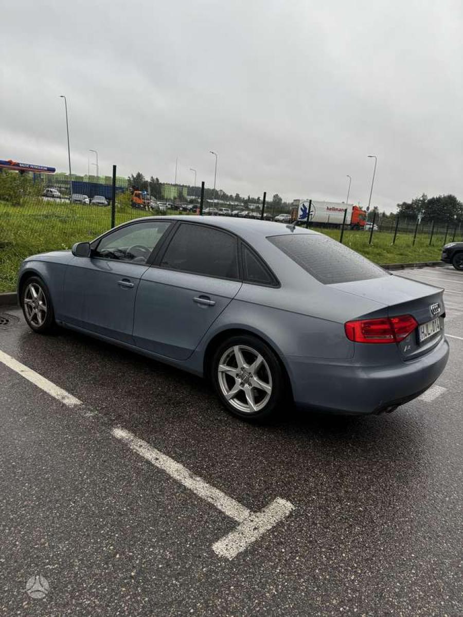 Zils Audi A4 2011 Viļņa, ar dzinēja tilpumu 1.97 L un nobraukumu 310 tūkst. km par 3700 €, foto 5 vietnē AUTOMOTO.COM.LV