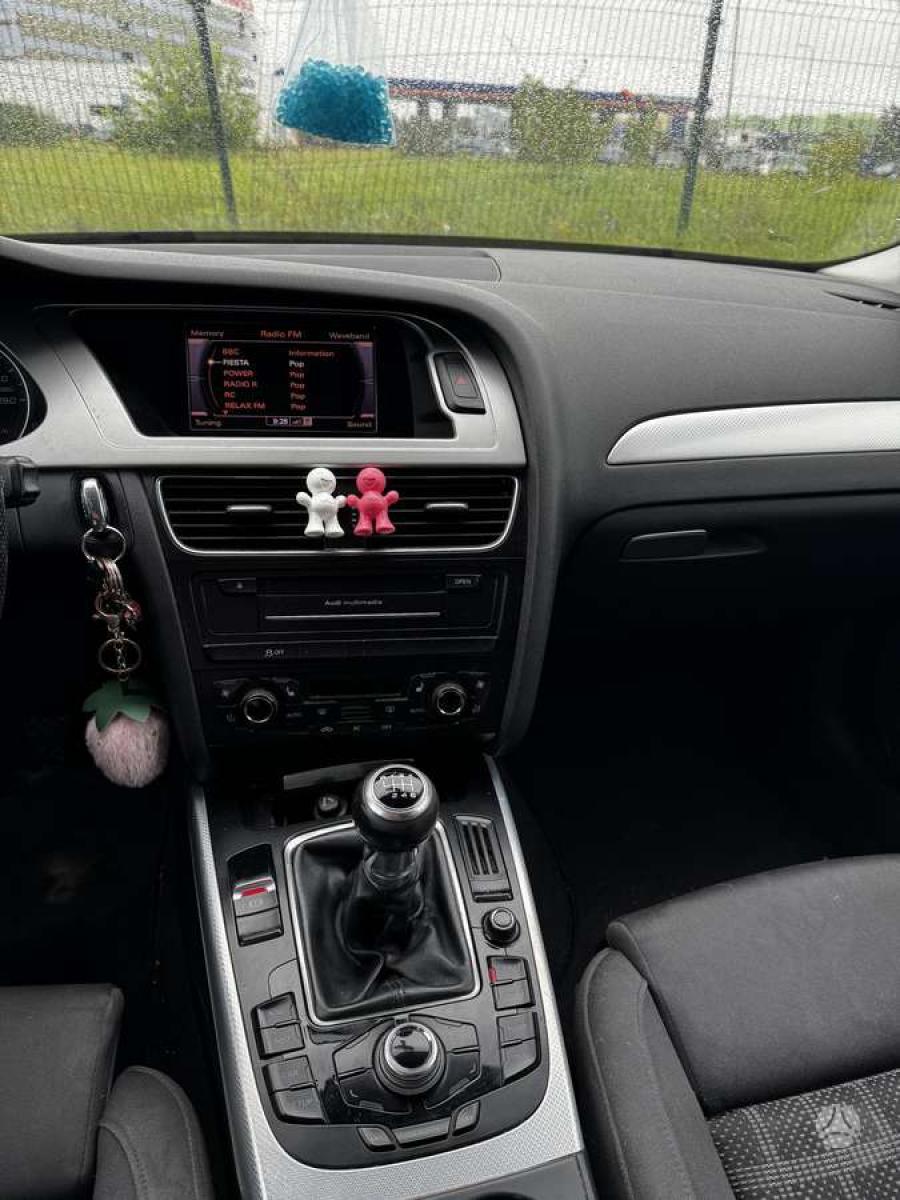 Zils Audi A4 2011 Viļņa, ar dzinēja tilpumu 1.97 L un nobraukumu 310 tūkst. km par 3700 €, foto 6 vietnē AUTOMOTO.COM.LV
