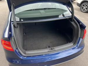 Blue Audi A4 2012 in Riga, with an engine capacity of 2.00 L and mileage of 257 thousand km for 10750 €, photo 8 on AUTOMOTO.COM.LV