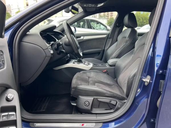 Blue Audi A4 2012 in Riga, with an engine capacity of 2.00 L and mileage of 257 thousand km for 10750 €, photo 8 on AUTOMOTO.COM.LV