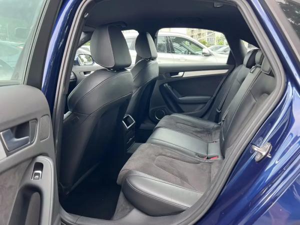 Blue Audi A4 2012 in Riga, with an engine capacity of 2.00 L and mileage of 257 thousand km for 10750 €, photo 9 on AUTOMOTO.COM.LV