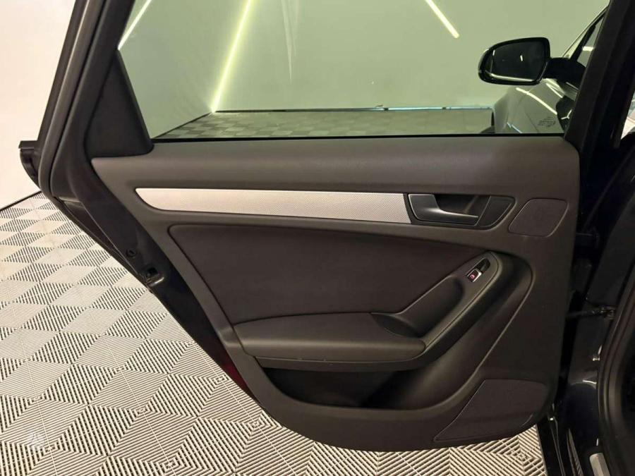 Zils Audi A4 2012 Marijampole, ar dzinēja tilpumu 2.97 L un nobraukumu 367 tūkst. km par 7450 €, foto 19 vietnē AUTOMOTO.COM.LV