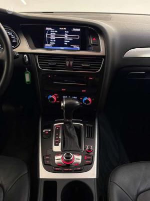 Zils Audi A4 2012 Marijampole, ar dzinēja tilpumu 2.97 L un nobraukumu 367 tūkst. km par 7450 €, foto 26 vietnē AUTOMOTO.COM.LV