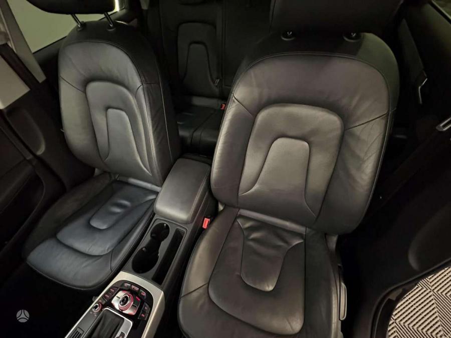 Zils Audi A4 2012 Marijampole, ar dzinēja tilpumu 2.97 L un nobraukumu 367 tūkst. km par 7450 €, foto 27 vietnē AUTOMOTO.COM.LV