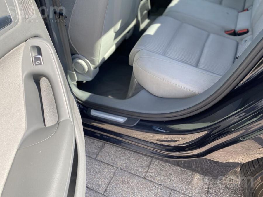 Blue Audi A4 2012 in Riga, with an engine capacity of 2.00 L and mileage of 296 thousand km for 6900 €, photo 27 on AUTOMOTO.COM.LV