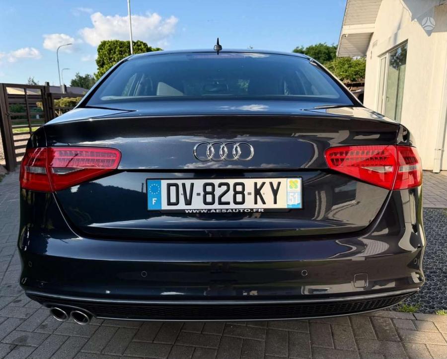 Blue Audi A4 2015 in Kaunas, with an engine capacity of 2.00 L and mileage of 260 thousand km for 10800 €, photo 17 on AUTOMOTO.COM.LV