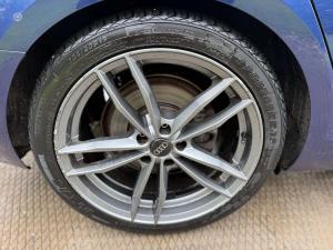 Zils Audi A4 2016 Panevēža, ar dzinēja tilpumu 1.97 L un nobraukumu 291 tūkst. km par 9999 €, foto 13 vietnē AUTOMOTO.COM.LV