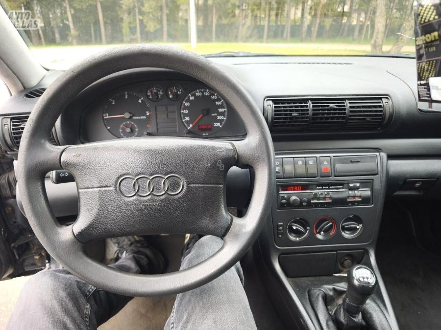 Zils Audi A4 1996 Telšiai, ar dzinēja tilpumu 1.90 L un nobraukumu 290 tūkst. km par 1350 €, foto 11 vietnē AUTOMOTO.COM.LV
