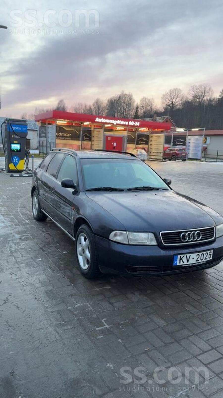 Blue Audi A4 1996 in Tukums, with an engine capacity of 1.90 L and mileage of 514 thousand km for 900 €, photo 4 on AUTOMOTO.COM.LV
