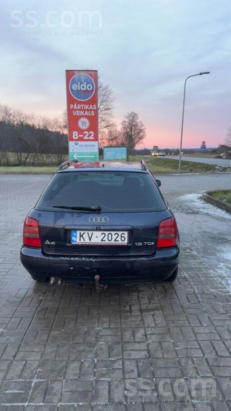 Blue Audi A4 1996 in Tukums, with an engine capacity of 1.90 L and mileage of 514 thousand km for 900 €, photo 5 on AUTOMOTO.COM.LV
