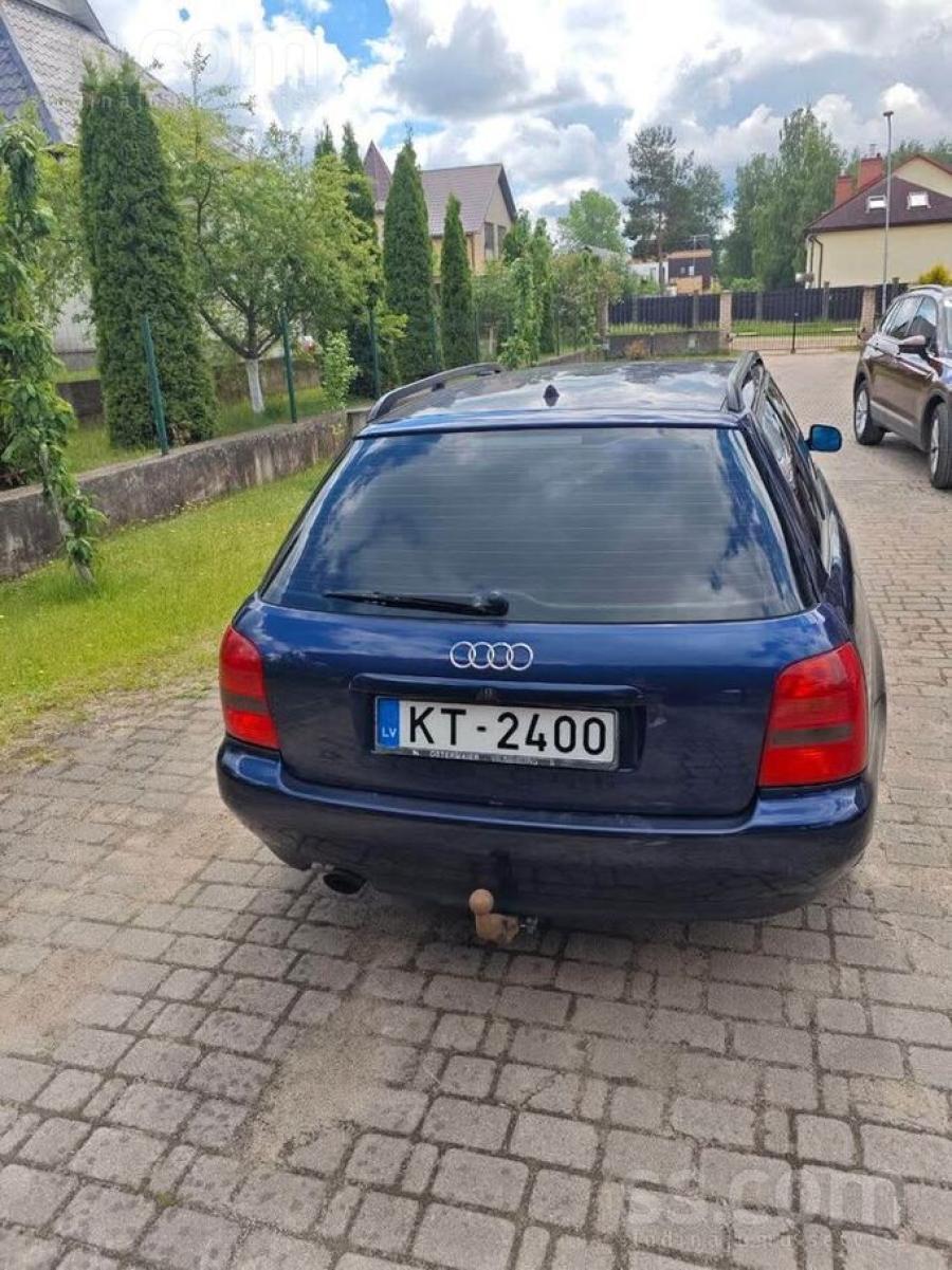 Blue Audi A4 1996 in Daugavpils, with an engine capacity of 1.80 L and mileage of 297 thousand km for 1200 €, photo 4 on AUTOMOTO.COM.LV