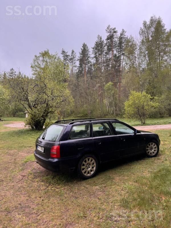 Zils Audi A4 1996 Cēsis, ar dzinēja tilpumu 1.80 L un nobraukumu 455 tūkst. km par 890 €, foto 3 vietnē AUTOMOTO.COM.LV