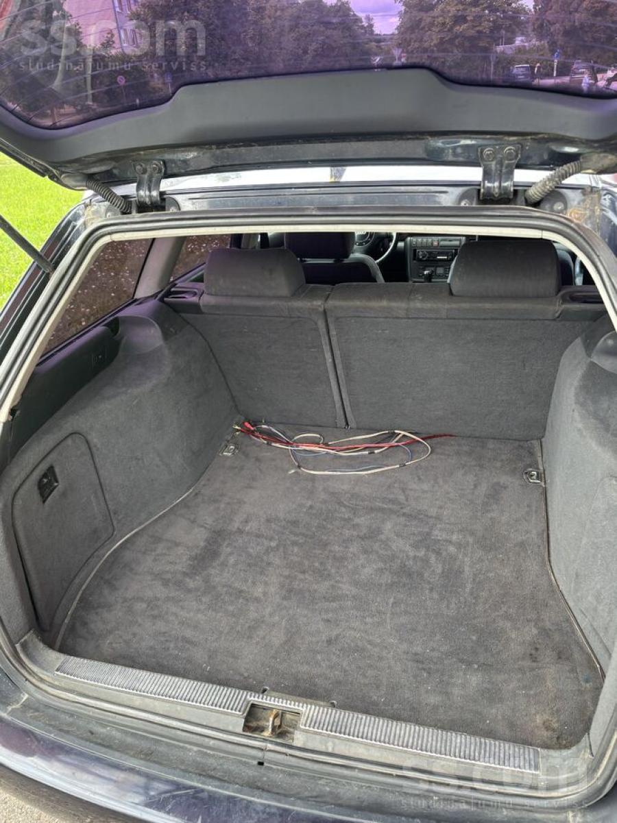 Zils Audi A4 1996 Tukums, ar dzinēja tilpumu 1.90 L un nobraukumu 457 tūkst. km par 950 €, foto 19 vietnē AUTOMOTO.COM.LV