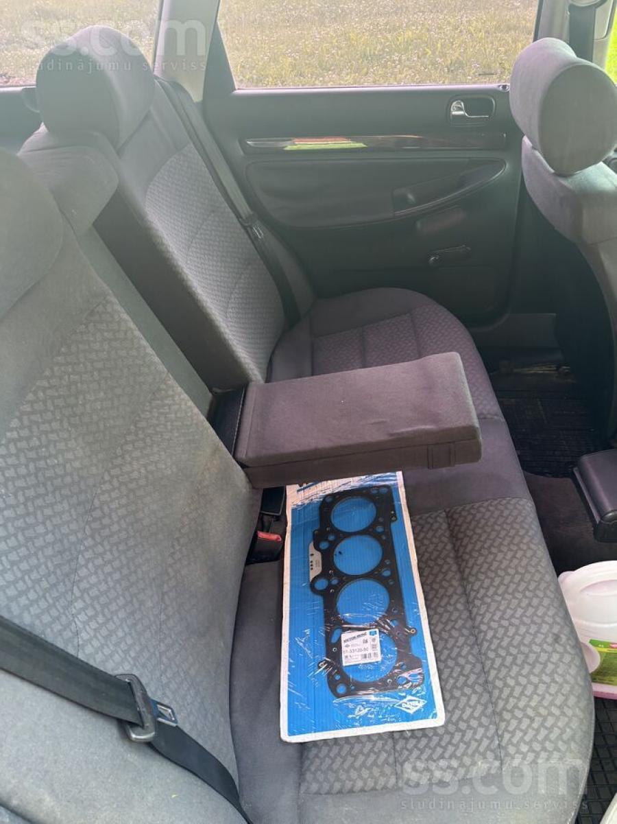 Zils Audi A4 1996 Tukums, ar dzinēja tilpumu 1.90 L un nobraukumu 457 tūkst. km par 950 €, foto 21 vietnē AUTOMOTO.COM.LV