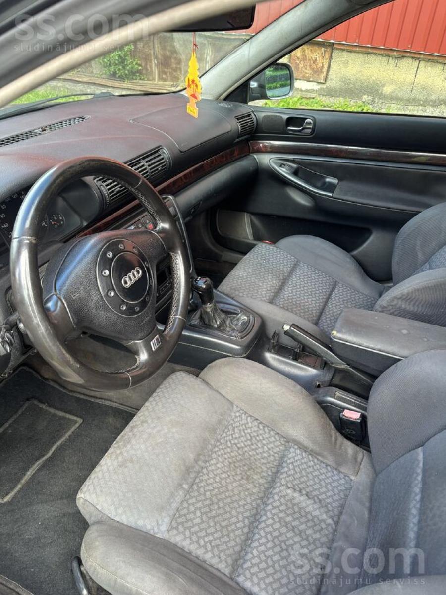 Zils Audi A4 1996 Tukums, ar dzinēja tilpumu 1.90 L un nobraukumu 457 tūkst. km par 950 €, foto 23 vietnē AUTOMOTO.COM.LV