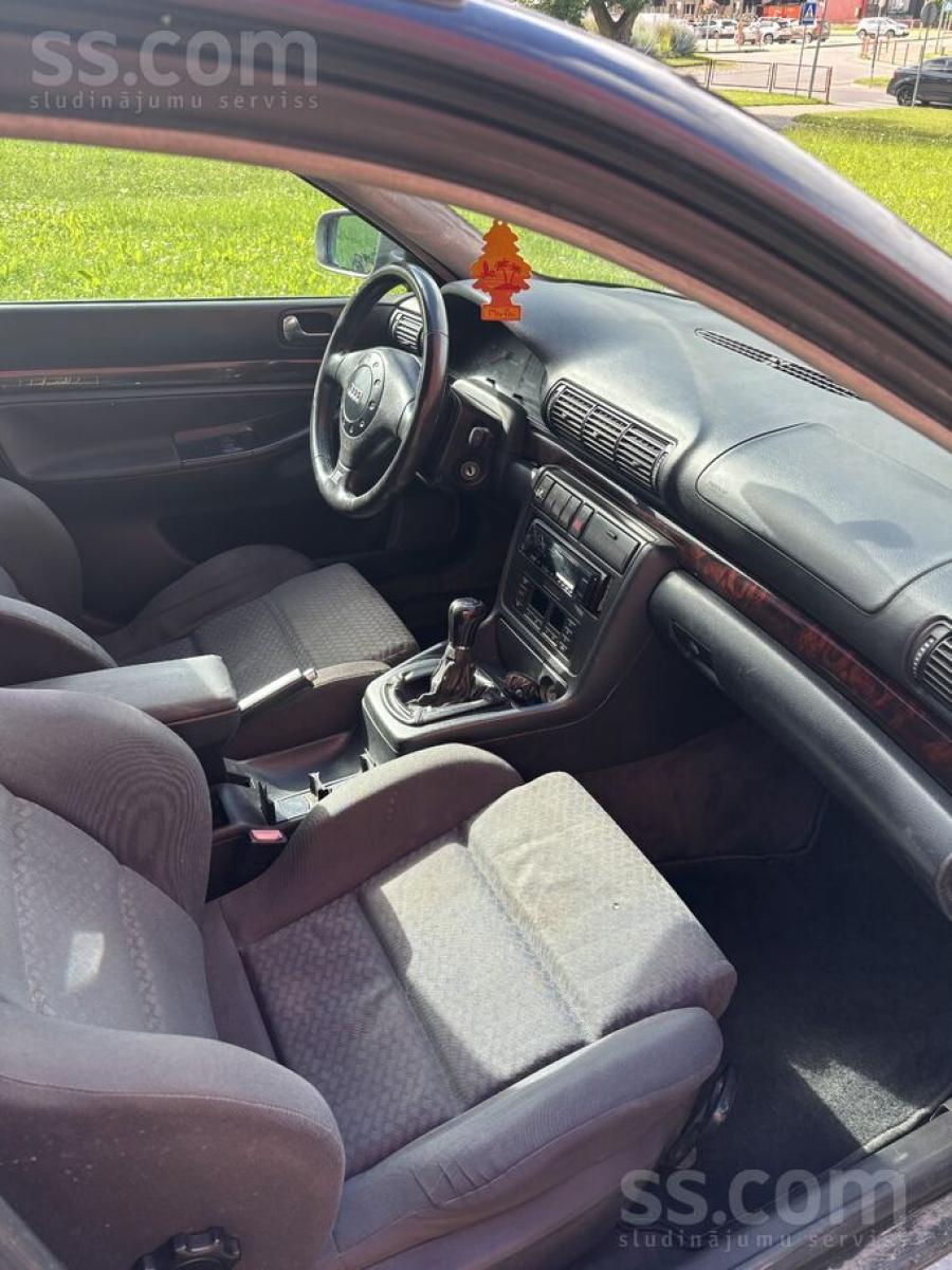Zils Audi A4 1996 Tukums, ar dzinēja tilpumu 1.90 L un nobraukumu 457 tūkst. km par 950 €, foto 24 vietnē AUTOMOTO.COM.LV