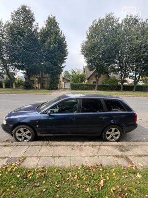 Zils Audi A4 1996 Panevēža, ar dzinēja tilpumu 1.80 L un nobraukumu 258 tūkst. km par 850 €, foto 3 vietnē AUTOMOTO.COM.LV