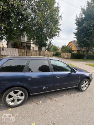 Zils Audi A4 1996 Panevēža, ar dzinēja tilpumu 1.80 L un nobraukumu 258 tūkst. km par 850 €, foto 5 vietnē AUTOMOTO.COM.LV