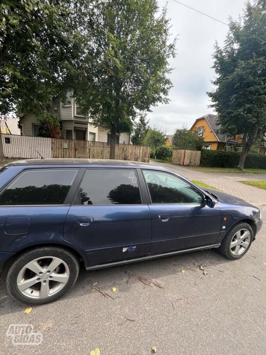 Zils Audi A4 1996 Panevēža, ar dzinēja tilpumu 1.80 L un nobraukumu 258 tūkst. km par 850 €, foto 5 vietnē AUTOMOTO.COM.LV