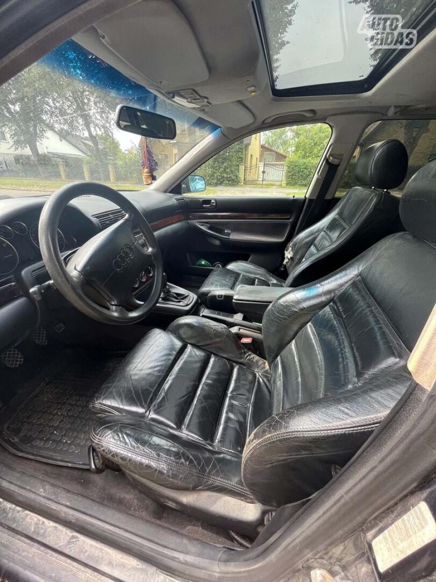Zils Audi A4 1996 Panevēža, ar dzinēja tilpumu 1.80 L un nobraukumu 258 tūkst. km par 850 €, foto 9 vietnē AUTOMOTO.COM.LV