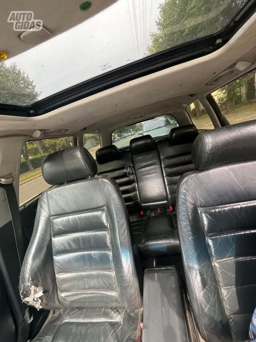 Zils Audi A4 1996 Panevēža, ar dzinēja tilpumu 1.80 L un nobraukumu 258 tūkst. km par 850 €, foto 13 vietnē AUTOMOTO.COM.LV