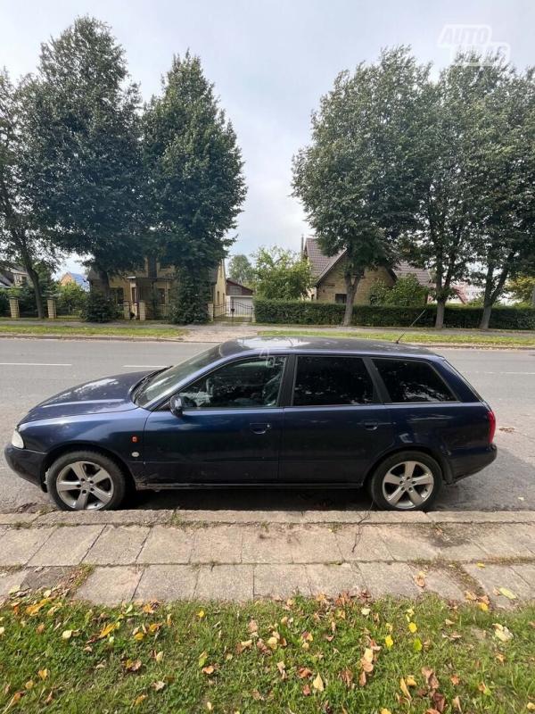 Blue Audi A4 1996 in Panevezys, with an engine capacity of 1.80 L and mileage of 258 thousand km for 850 €, photo 3 on AUTOMOTO.COM.LV