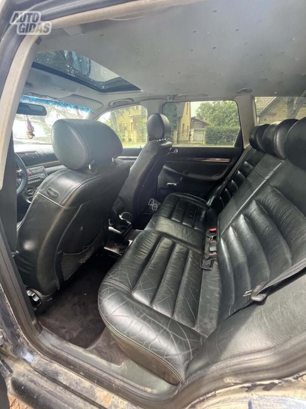 Blue Audi A4 1996 in Panevezys, with an engine capacity of 1.80 L and mileage of 258 thousand km for 850 €, photo 10 on AUTOMOTO.COM.LV