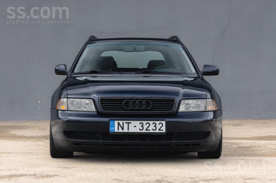 Синий Ауди А4 1996 в Рига, объемом двигателя 2.60 л и пробегом 350 тыс. км за 2499 €, фото 3 на AUTOMOTO.COM.LV