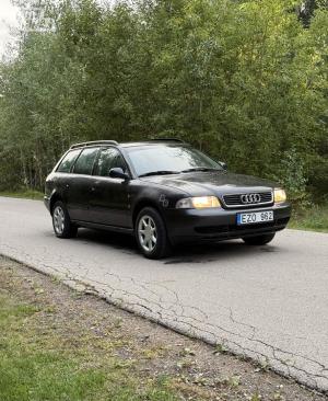 Zils Audi A4 1996 Vievis, ar dzinēja tilpumu 1.90 L un nobraukumu 480 tūkst. km par 900 €, foto 3 vietnē AUTOMOTO.COM.LV