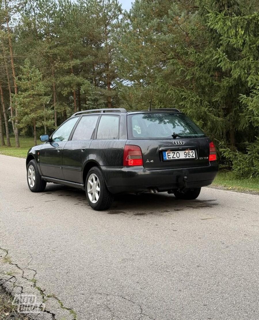 Zils Audi A4 1996 Vievis, ar dzinēja tilpumu 1.90 L un nobraukumu 480 tūkst. km par 900 €, foto 6 vietnē AUTOMOTO.COM.LV