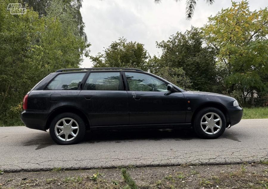 Zils Audi A4 1996 Vievis, ar dzinēja tilpumu 1.90 L un nobraukumu 480 tūkst. km par 900 €, foto 9 vietnē AUTOMOTO.COM.LV