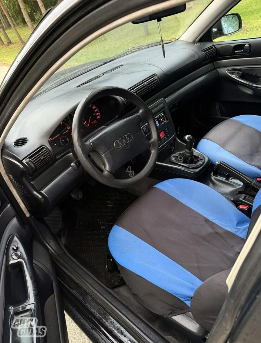 Zils Audi A4 1996 Vievis, ar dzinēja tilpumu 1.90 L un nobraukumu 480 tūkst. km par 900 €, foto 10 vietnē AUTOMOTO.COM.LV
