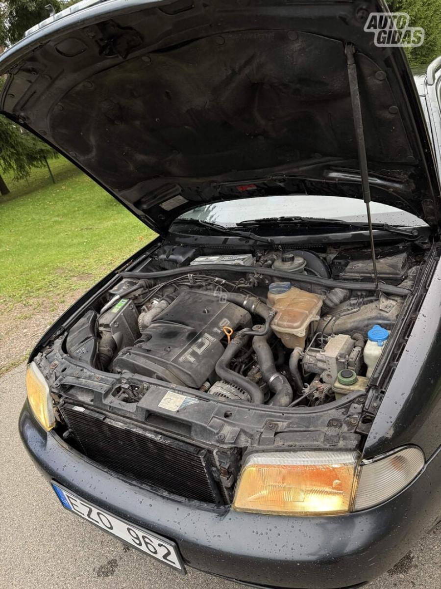 Zils Audi A4 1996 Vievis, ar dzinēja tilpumu 1.90 L un nobraukumu 480 tūkst. km par 900 €, foto 16 vietnē AUTOMOTO.COM.LV