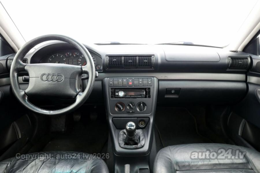 Zils Audi A4 1997 Tallina, ar dzinēja tilpumu 1.80 L un nobraukumu 214 tūkst. km par 899 €, foto 5 vietnē AUTOMOTO.COM.LV