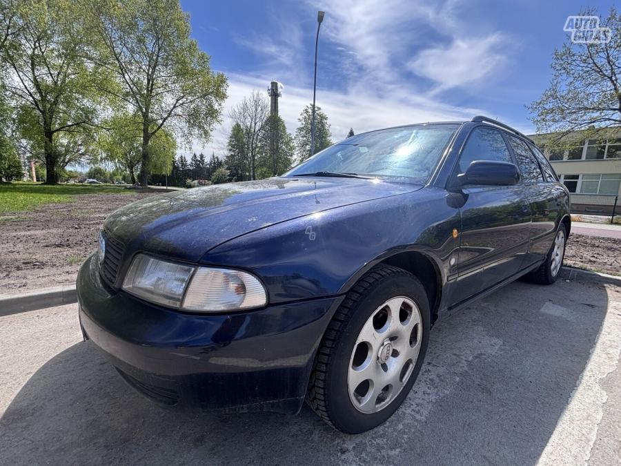 Zils Audi A4 1997 Gargždai, ar dzinēja tilpumu 1.80 L un nobraukumu 320 tūkst. km par 900 €, foto 1 vietnē AUTOMOTO.COM.LV
