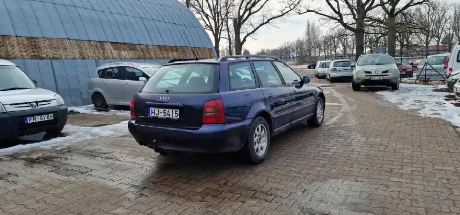 Zils Audi A4 1997 Valmiera, ar dzinēja tilpumu 1.80 L un nobraukumu 444 tūkst. km par 1250 €, foto 4 vietnē AUTOMOTO.COM.LV