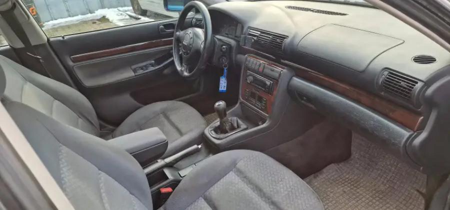 Zils Audi A4 1997 Valmiera, ar dzinēja tilpumu 1.80 L un nobraukumu 444 tūkst. km par 1250 €, foto 10 vietnē AUTOMOTO.COM.LV