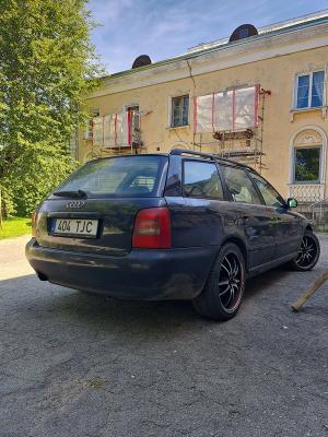 Blue Audi A4 1997 in Sillamae, with an engine capacity of 1.90 L and mileage of 407 thousand km for 1199 €, photo 10 on AUTOMOTO.COM.LV