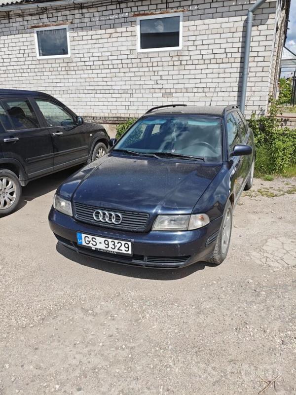 Zils Audi A4 1997 Cēsis, ar dzinēja tilpumu 1.80 L un nobraukumu 359 tūkst. km par 550 €, foto 1 vietnē AUTOMOTO.COM.LV