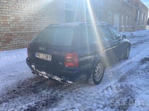 Blue Audi A4 1997 in Jelgava, with an engine capacity of 1.80 L and mileage of 372 thousand km for 400 €, photo 5 on AUTOMOTO.COM.LV