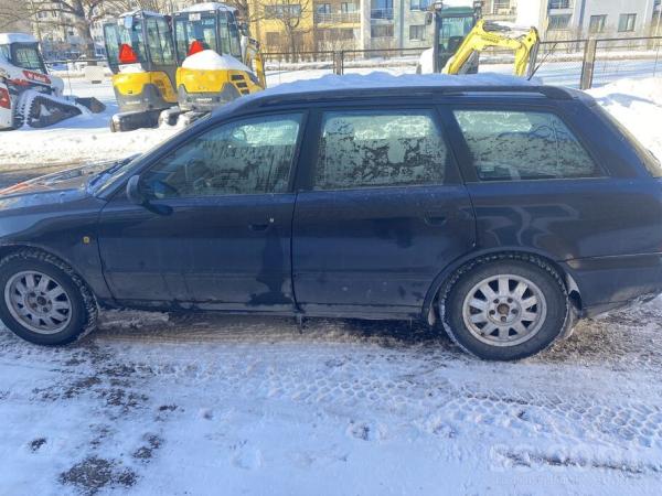 Blue Audi A4 1997 in Jelgava, with an engine capacity of 1.80 L and mileage of 372 thousand km for 400 €, photo 8 on AUTOMOTO.COM.LV
