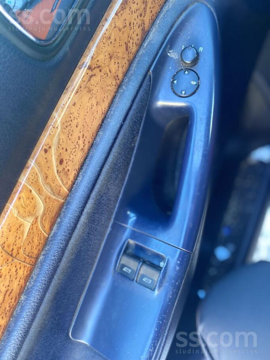 Blue Audi A4 1997 in Jelgava, with an engine capacity of 1.80 L and mileage of 372 thousand km for 400 €, photo 10 on AUTOMOTO.COM.LV