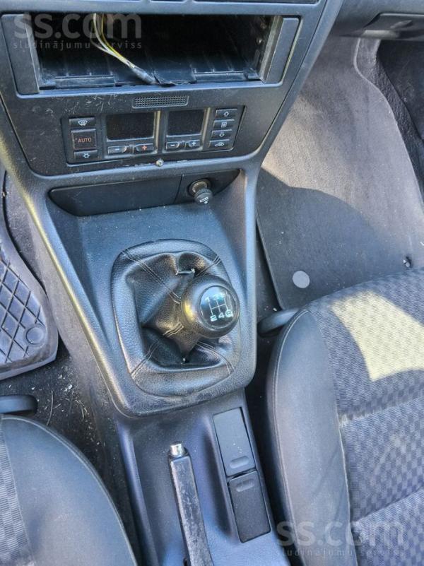 Blue Audi A4 1997 in Ludza, with an engine capacity of 1.90 L and mileage of 376 thousand km for 1000 €, photo 8 on AUTOMOTO.COM.LV
