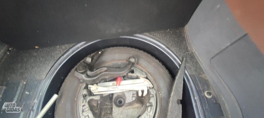 Zils Audi A4 1997 Viļņa, ar dzinēja tilpumu 1.90 L un nobraukumu 450 tūkst. km par 1190 €, foto 16 vietnē AUTOMOTO.COM.LV