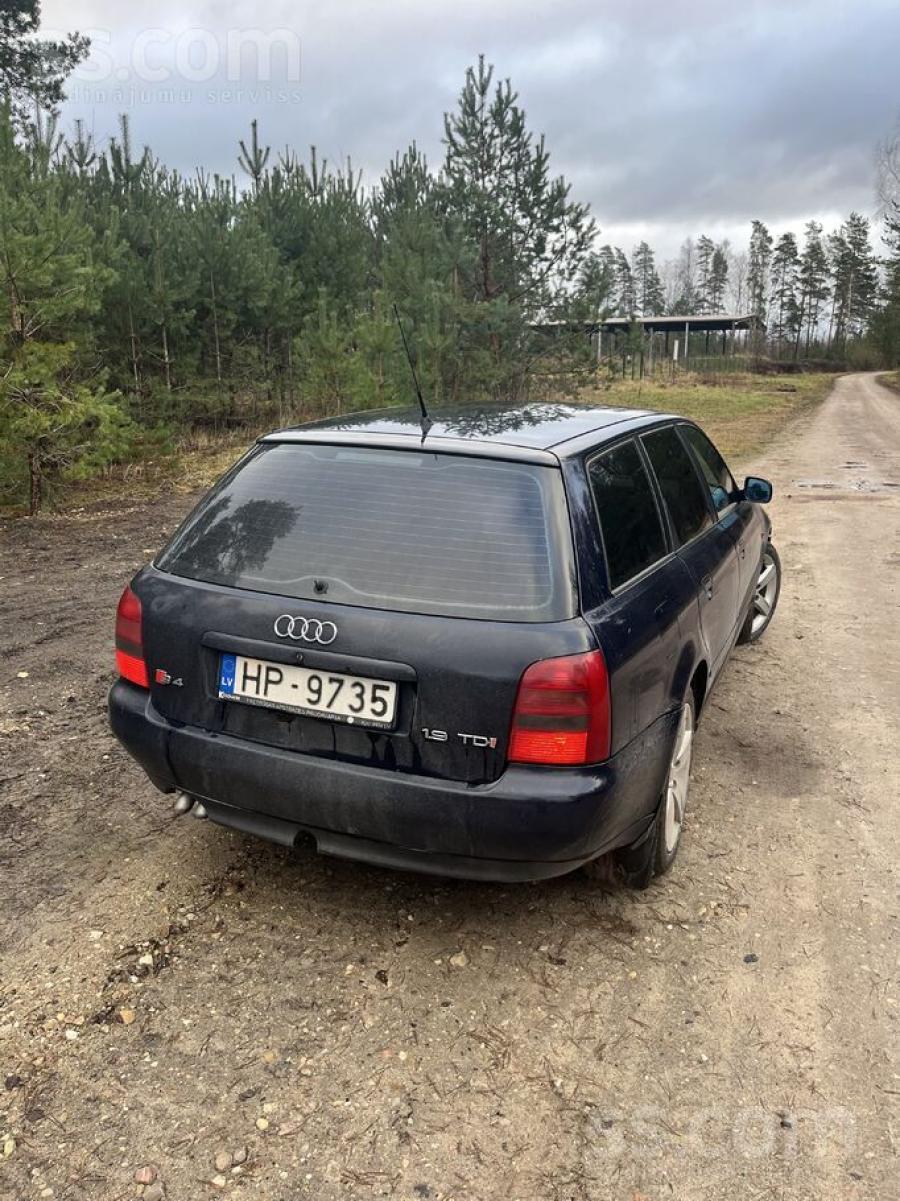 Zils Audi A4 1998 Rīga, ar dzinēja tilpumu 1.90 L un nobraukumu 362 tūkst. km par 1600 €, foto 4 vietnē AUTOMOTO.COM.LV