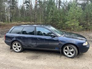 Zils Audi A4 1998 Rīga, ar dzinēja tilpumu 1.90 L un nobraukumu 362 tūkst. km par 1600 €, foto 5 vietnē AUTOMOTO.COM.LV